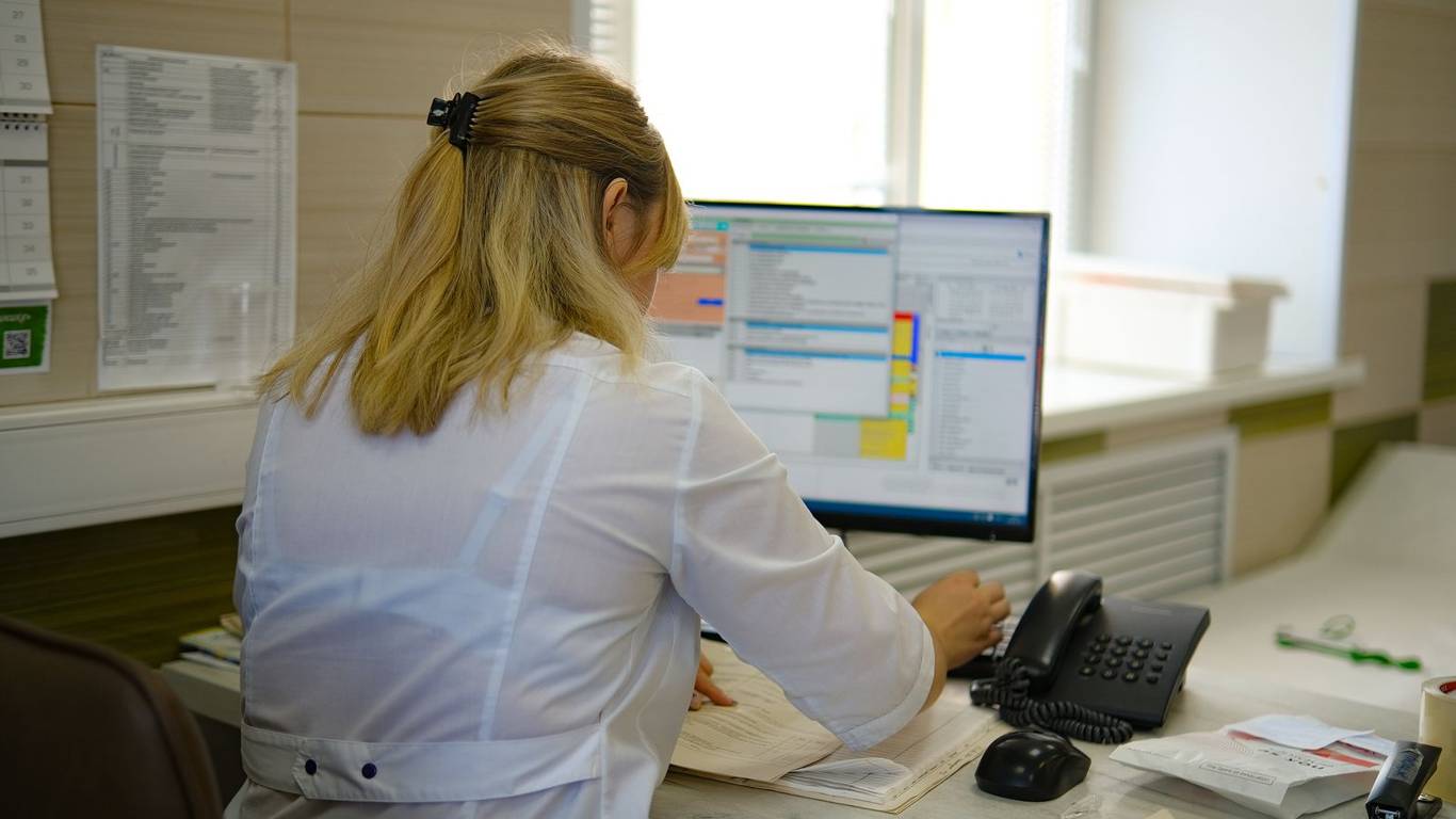 Пластические операции не дают права на больничный