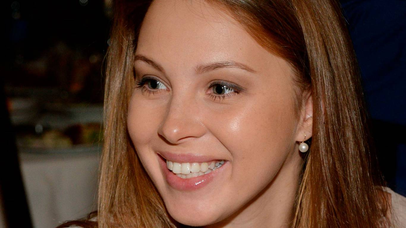 Жена Дмитрия Диброва показала стройное тело в крошечном бикини