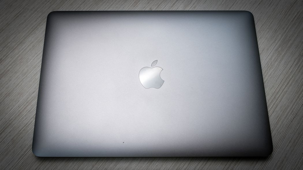Светящийся логотип Apple могут вернуть в MacBook