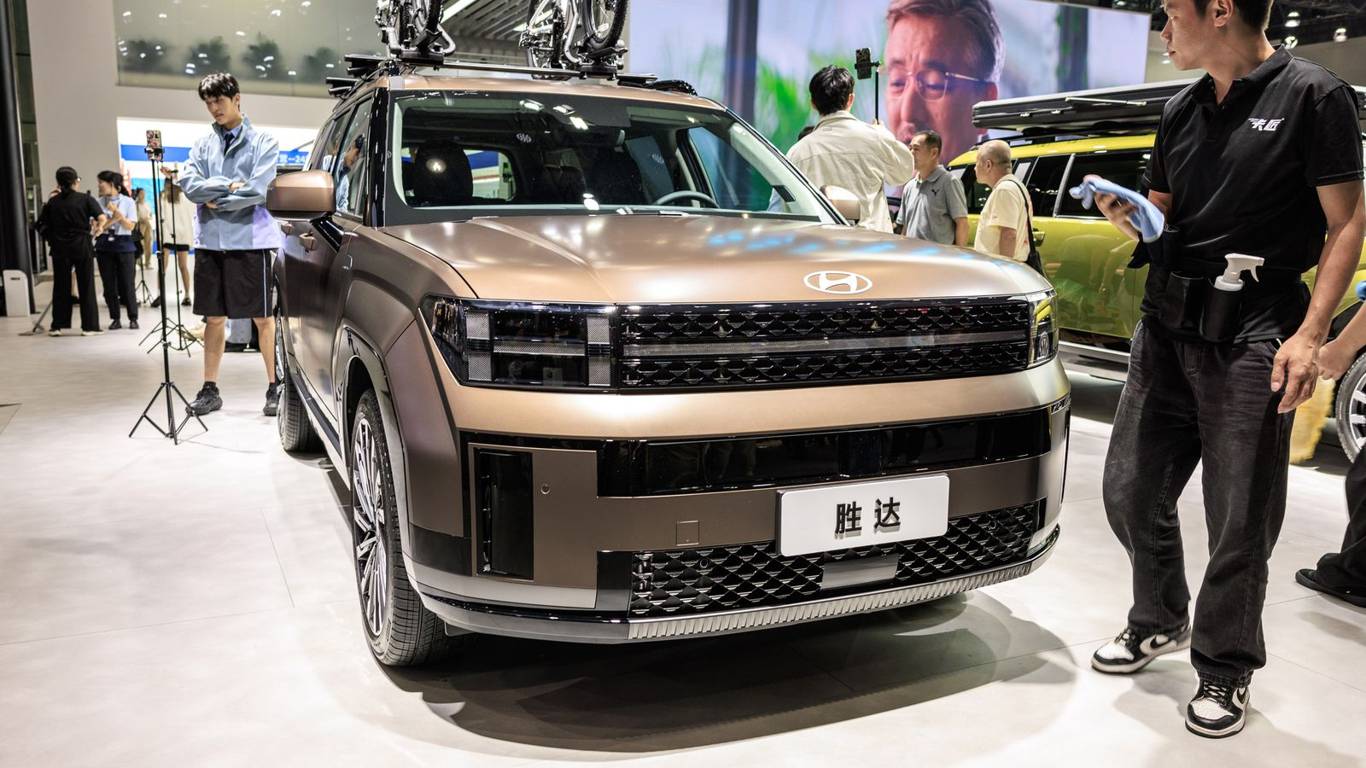 Обновлённый Santa Fe Plug-in Hybrid получил прирост в лошадиных силах и ...