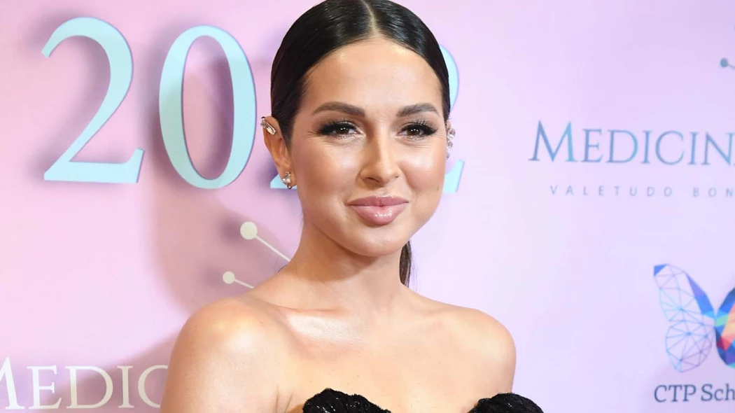 32-летняя артистка из России Нюша спровоцировала слухи о своей третьей ...