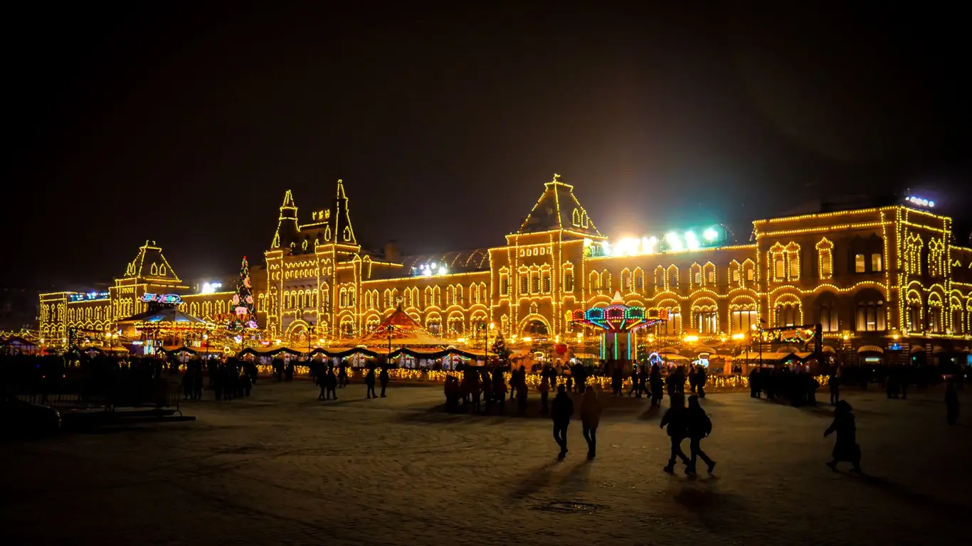 Стал известен ТОП городов России для новогодних каникул