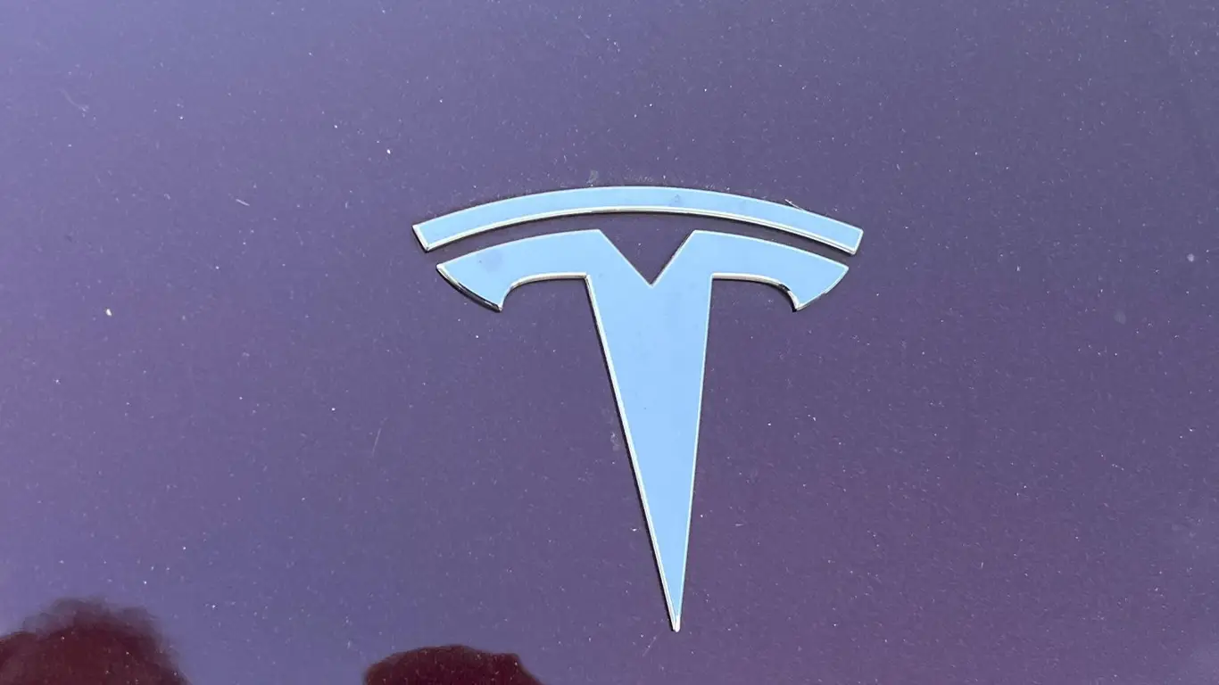 Обновленная Tesla Model Y уже в продаже в России по цене 6,79 млн рублей