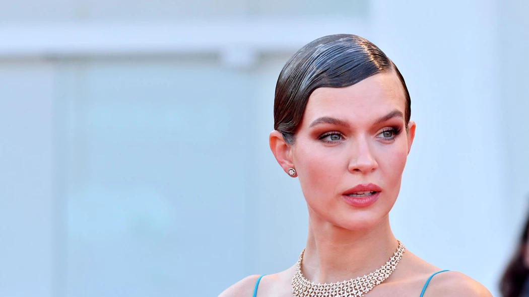 Модель Victoria’s Secret станет мамой