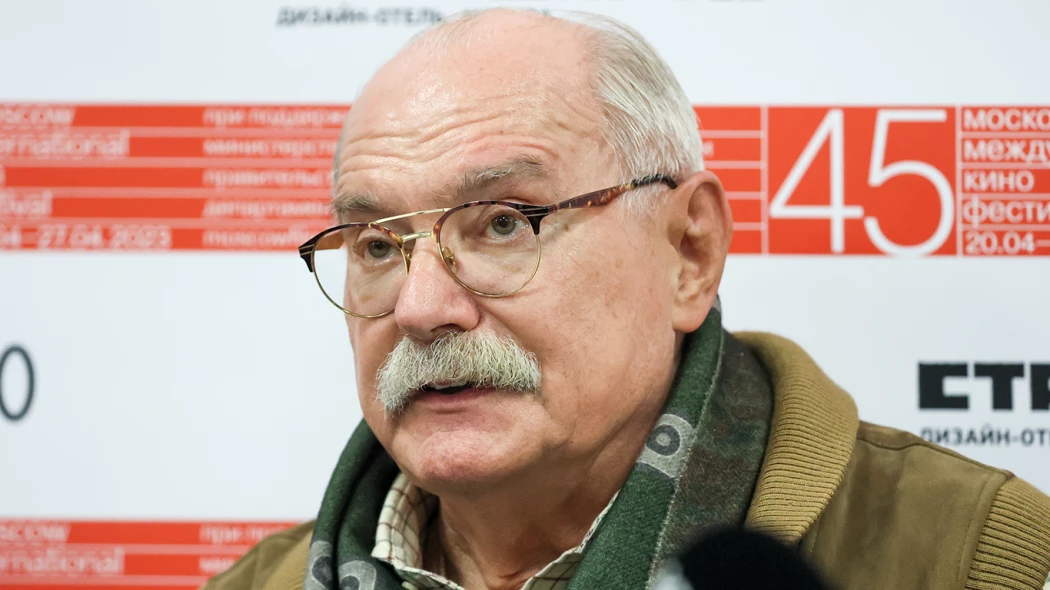 Михалков раскрыл свое отношение к сбежавшим артистам