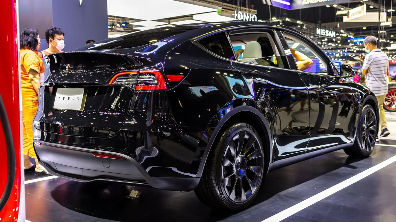 Электромобиль Tesla Model Y решили испытать на выносливость